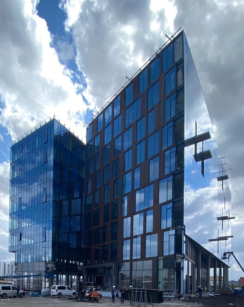 Compound 300 – Metal Koza